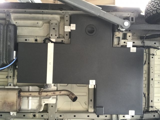 180 Litre Underslung Water Tank - Underslung Water Tanks - Grassroutes ...